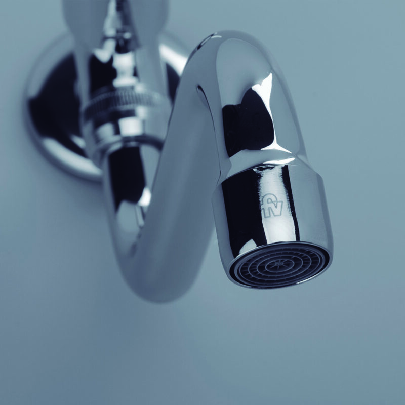 Llave de Pared con Pico Bajo para Cocina TREVISO - Versatilidad y ...